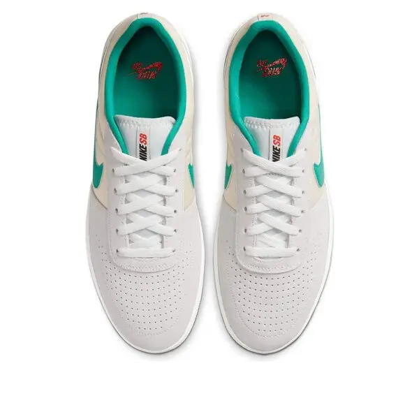 Nike Team Classic "photon Dust" Sneakers - Green