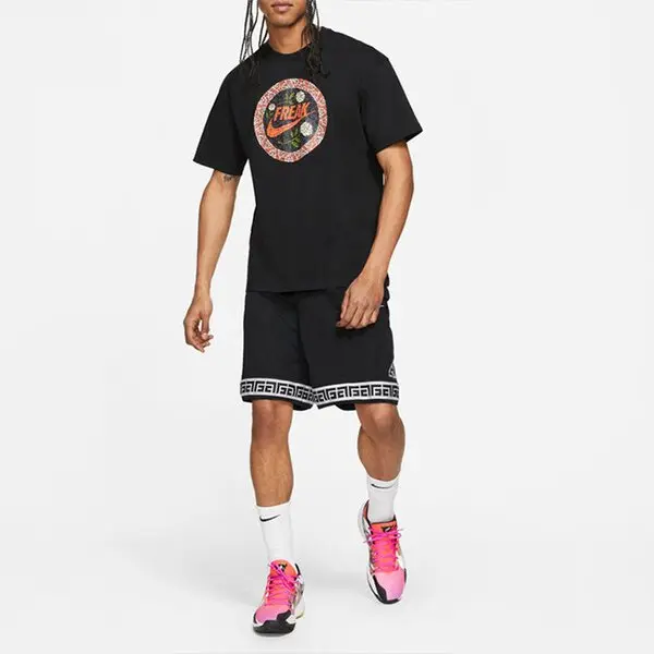 Nike Graphic T-shirt