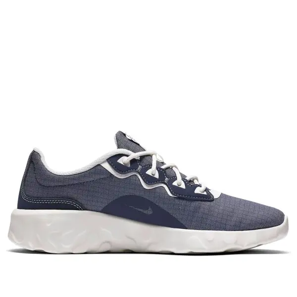 Nike Explore Strada Low Top Sneakers