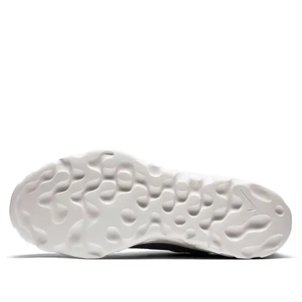 Nike Explore Strada Low Top Sneakers