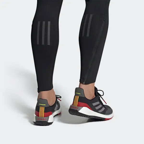 Adidas Pulseboost Hd Guard Low Top Sneakers