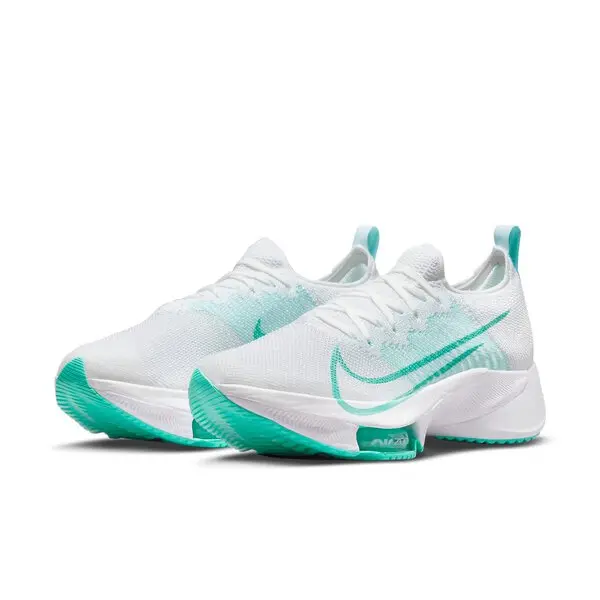 Nike Zoom Tempo Next% Low Top Sneaker