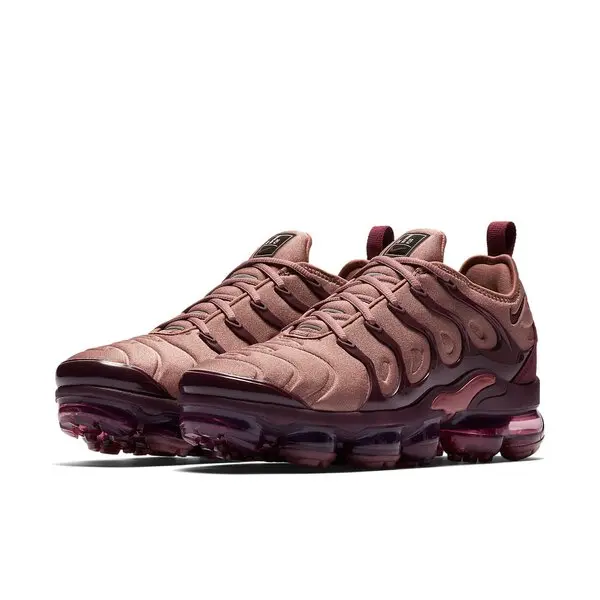 Nike Vapormax Plus Athletic Sneakers