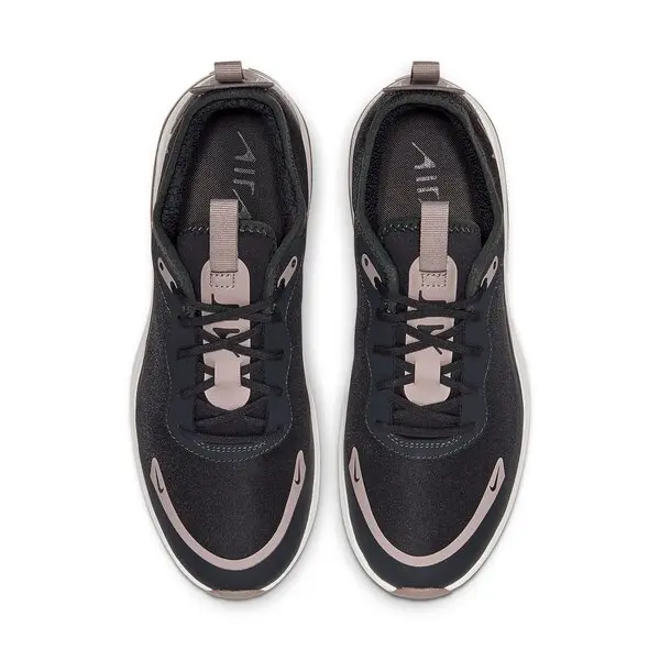 Nike Max Dia Sneakers