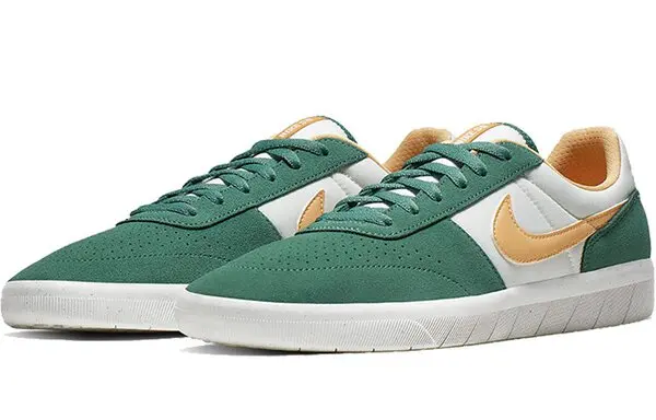Nike Team Classic Sb Sneakers - Green