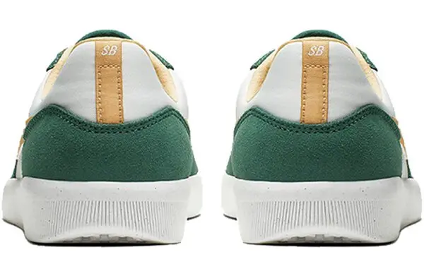 Nike Team Classic Sb Sneakers - Green
