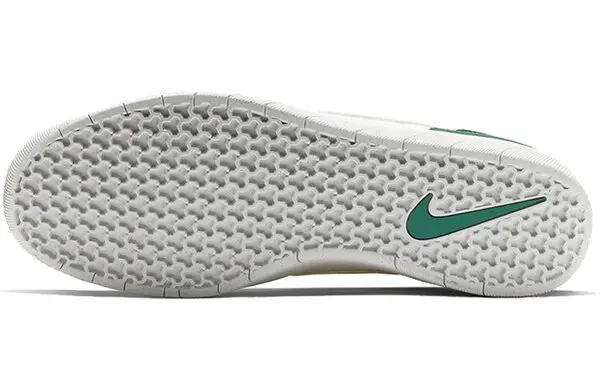 Nike Team Classic Sb Sneakers - Green