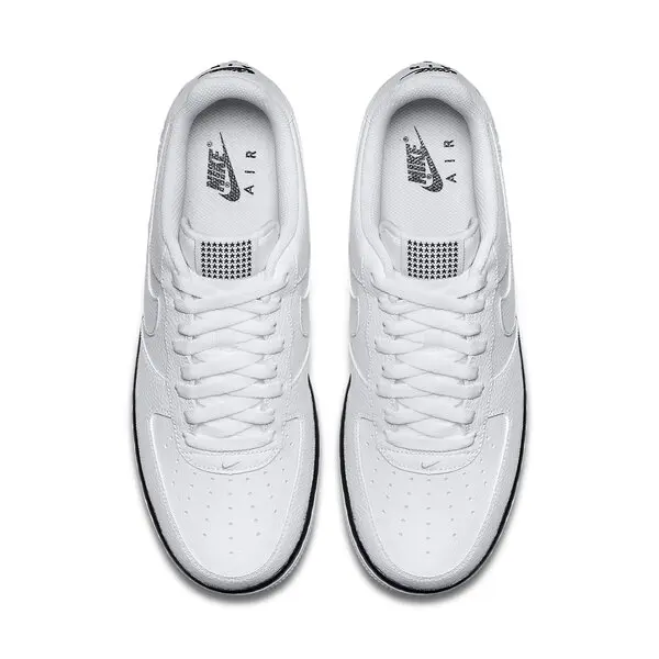 Nike Force 1 '07 Low Top Sneakers