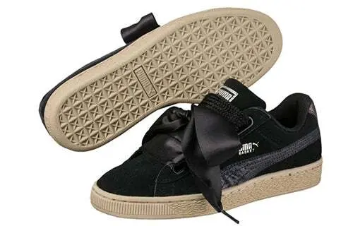 PUMA Suede Heart Safari Sneaker