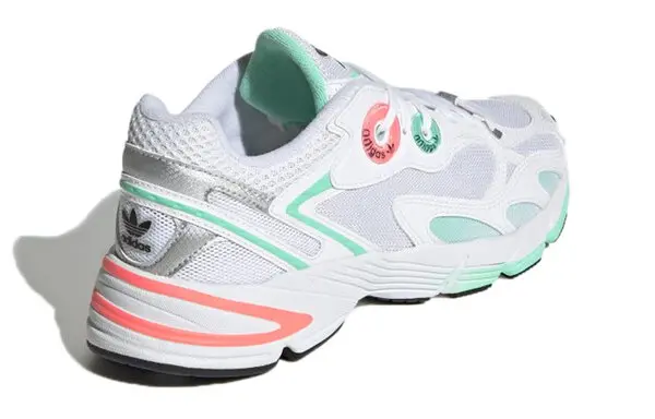 Adidas Astir Sneakers - White/blue