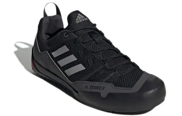 Adidas Swift Solo Approach