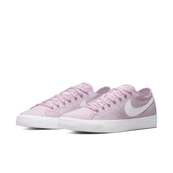 Nike Blazer Court Sb Low Top Sneakers - Pink/blue