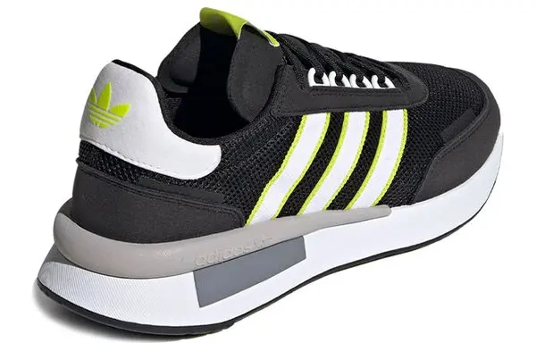 Adidas Retroset Sneakers