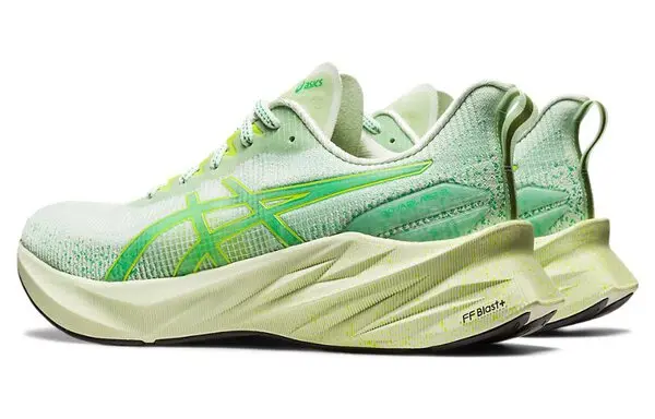 Asics Novablast 3 Le Sneakers - Green