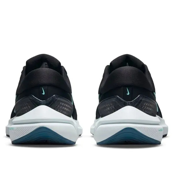 Nike Zoom Vomero 16 Sneakers