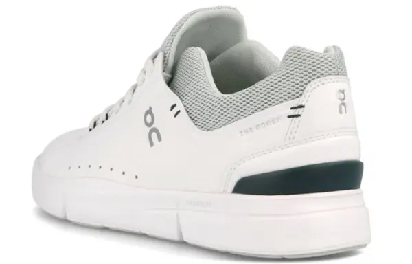 On The Roger Advantage Sneakers