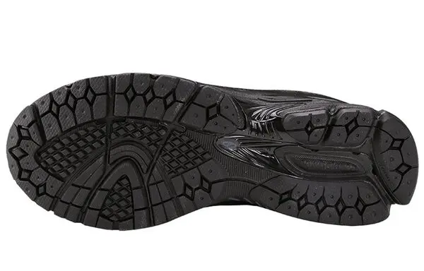 NEW BALANCE 2002r Sneakers - Black