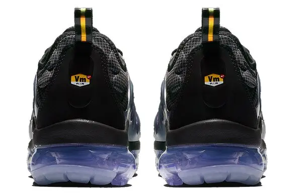 Nike Vapormax Plus Sneakers