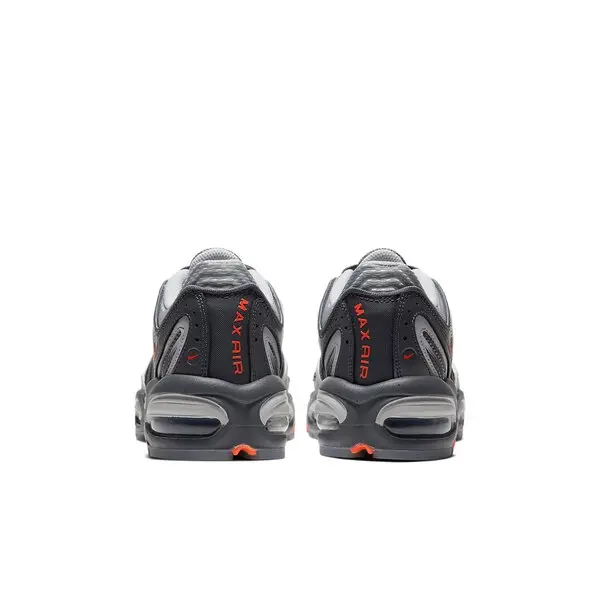 Nike Max Tailwind 4 Sneakers - Grey/orange