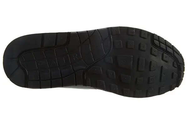 Nike Max 1 Essential Sneakers - Black/white