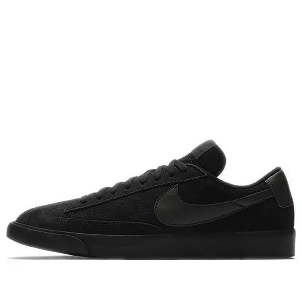 Nike Blazer Low Le 'triple Sneakers - Black