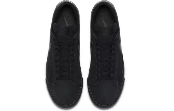Nike Blazer Low Le 'triple Sneakers - Black