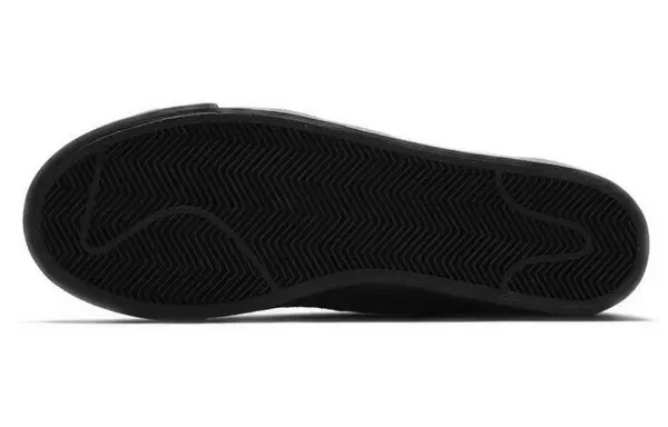 Nike Blazer Low Le 'triple Sneakers - Black