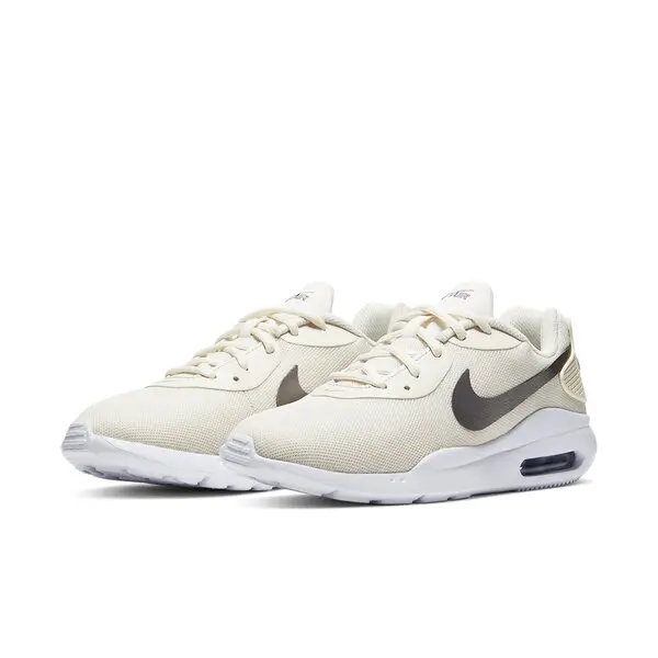 Nike Max Oketo Low Top Sneakers - Creamwhite/grey