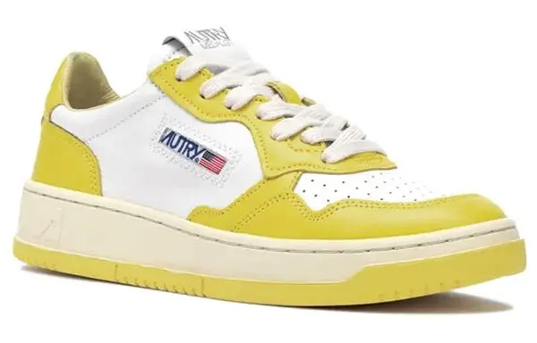AUTRY Medalist Low Top Sneakers - White/yellow
