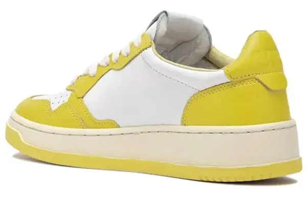AUTRY Medalist Low Top Sneakers - White/yellow