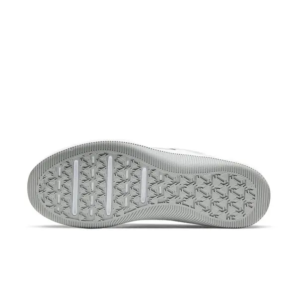 Nike Mc Trainer Athletic Sneakers