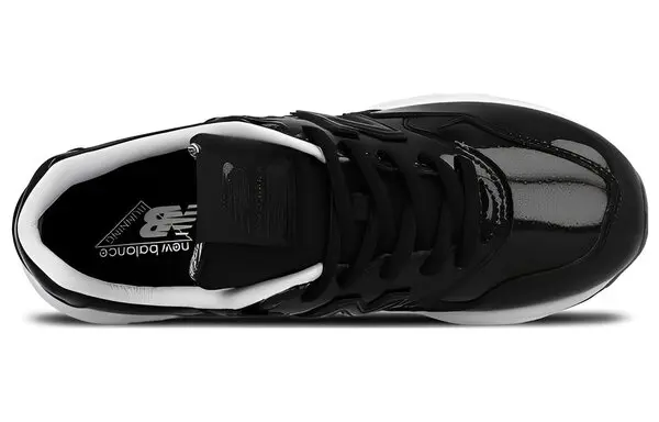 NEW BALANCE 580 Patent Leather Sneakers - Black