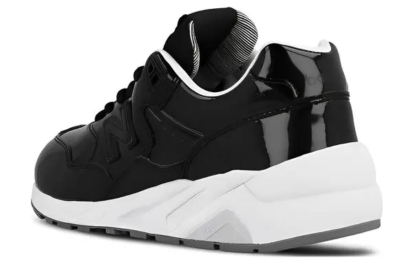 NEW BALANCE 580 Patent Leather Sneakers - Black