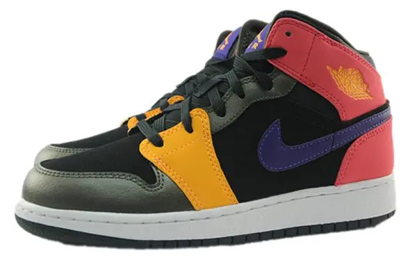 JORDAN 1 Mid High Top Sneakers