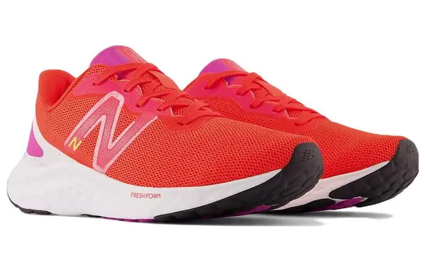 NEW BALANCE Fresh Foam Arishi V4 Sneaker - Red/white