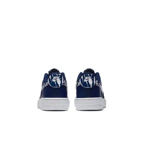 Nike Force 1 Lv8 3 Low Top Sneakers