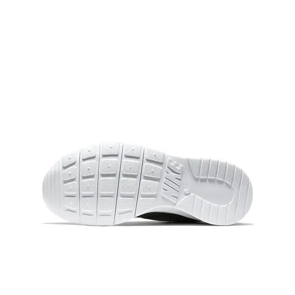 Nike Tanjun Print Athletic Sneakers - Black/gray