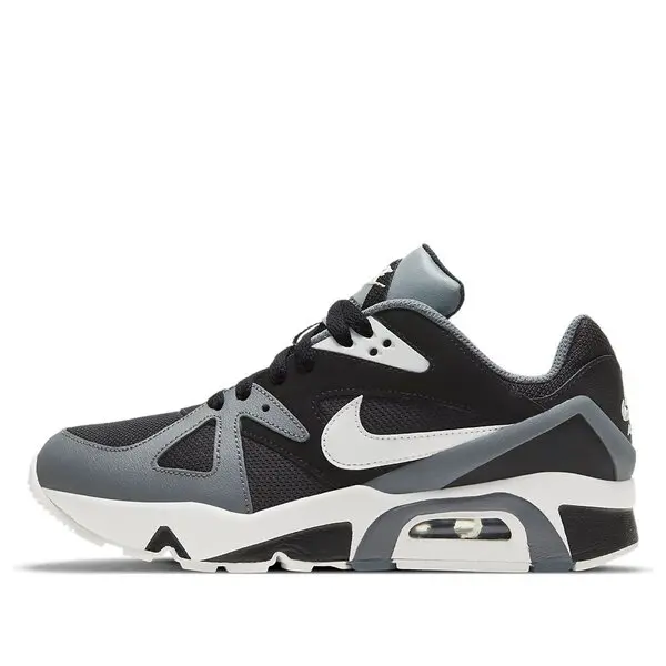Nike Zoom Structure Sneakers