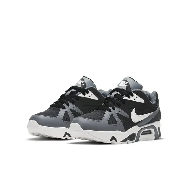 Nike Zoom Structure Sneakers