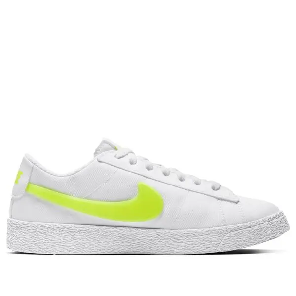 Nike Blazer Low Pop Sneakers
