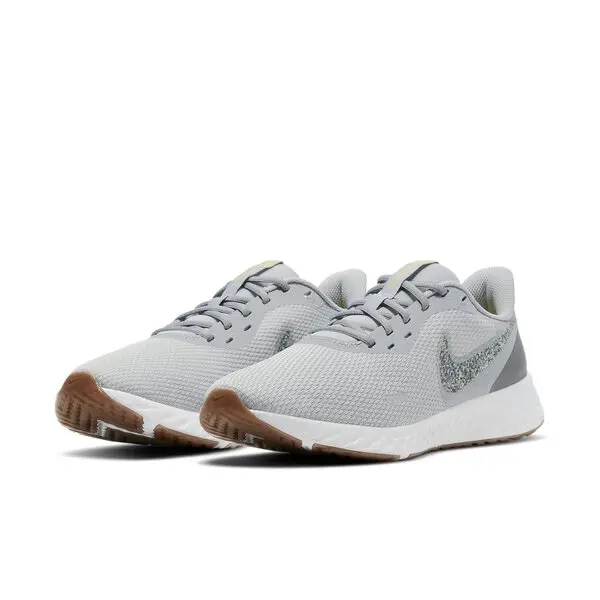 Nike Revolution 5 Premium Sneakers