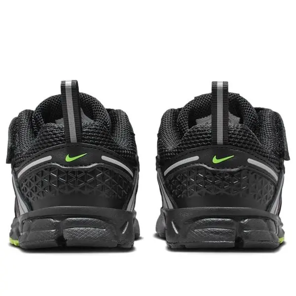 Nike Zoom Vomero 5 Sneakers