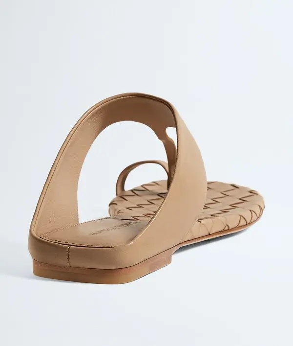 Bottega Veneta Livia Flat Thong - Shore