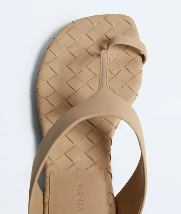Bottega Veneta Livia Flat Thong - Shore