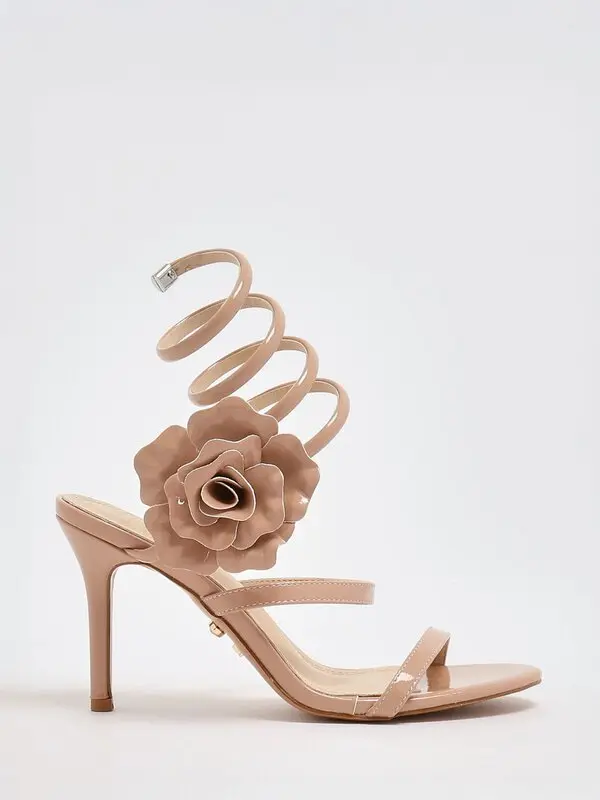 TWENTY FOURHAITCH Poniente Patent Leather Sandals With Applied Flower - Sand