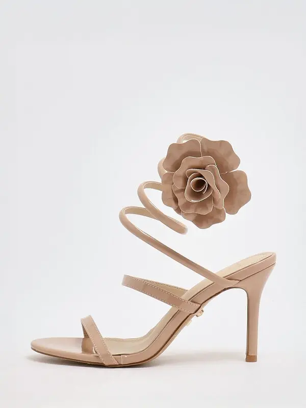 TWENTY FOURHAITCH Poniente Patent Leather Sandals With Applied Flower
