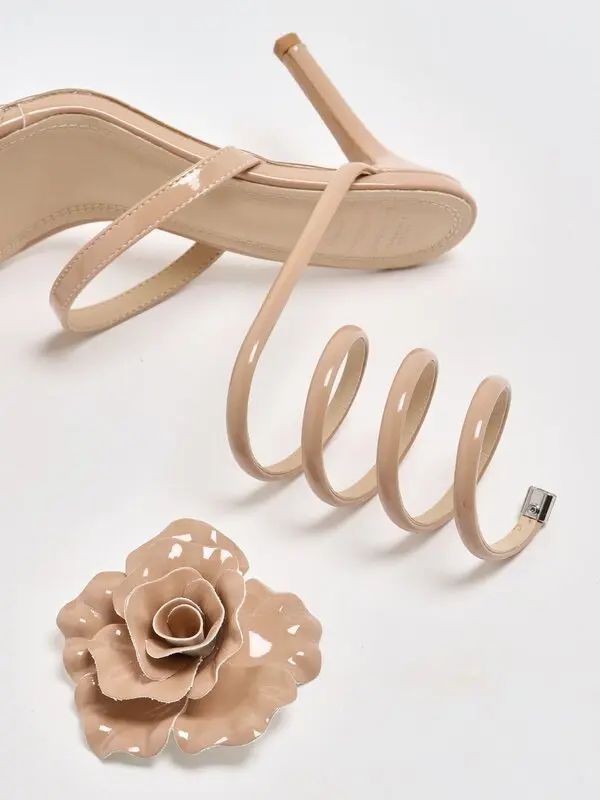 TWENTY FOURHAITCH Poniente Patent Leather Sandals With Applied Flower