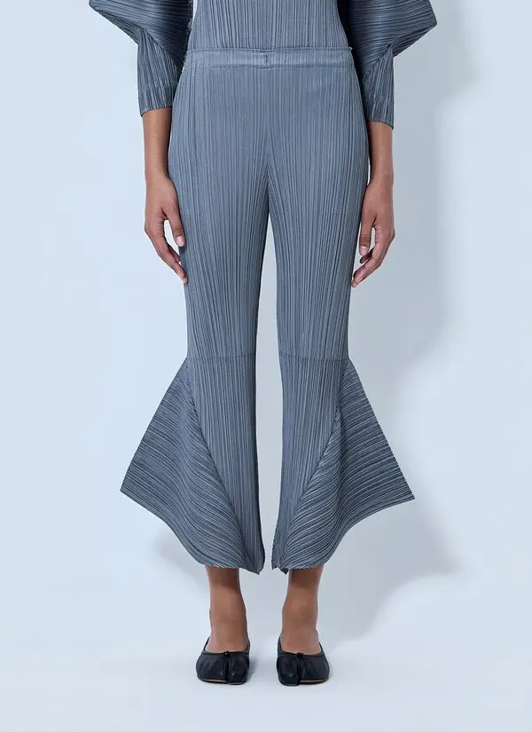 Issey Miyake Mid Rise Flared Pleated Trousers - Gray