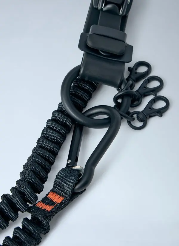 INNERRAUM Utility Keychain With Carabiner And Coiled Cord