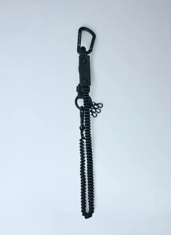 INNERRAUM Utility Keychain With Carabiner And Coiled Cord